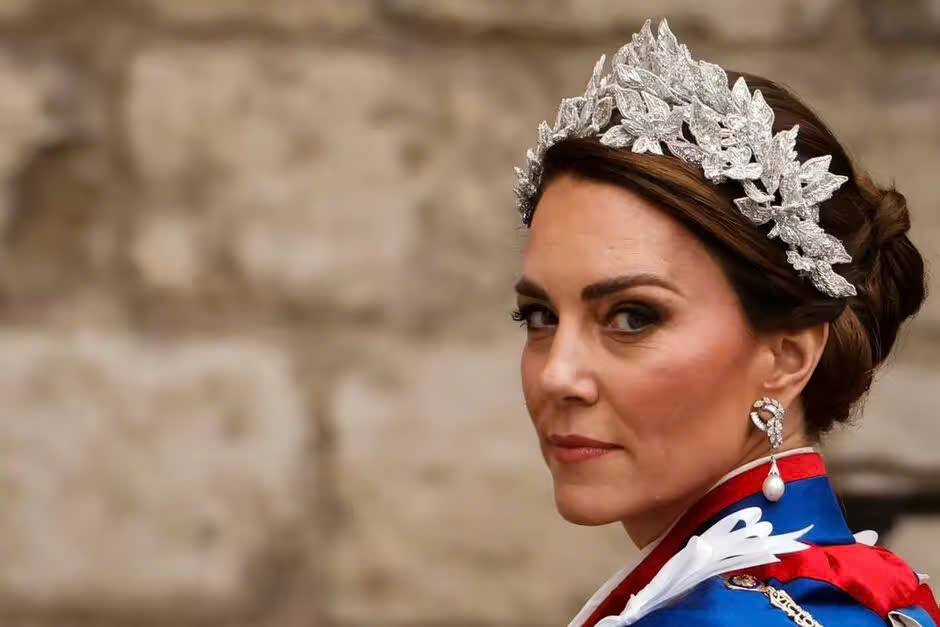 HOT NEWS: Princess Kate set ‘fierce’ terms with Queen Elizabeth and ...